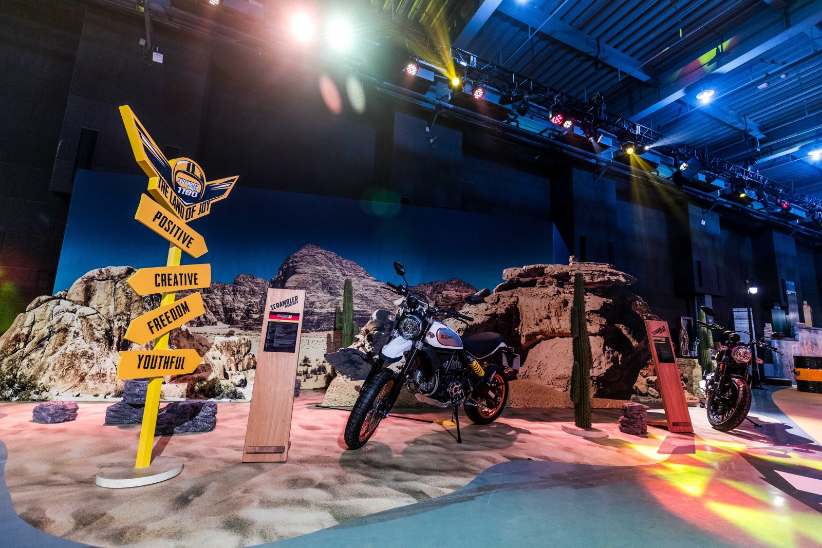VOK DAMS Presents The World Of Ducati Scrambler To China - VOK DAMS China